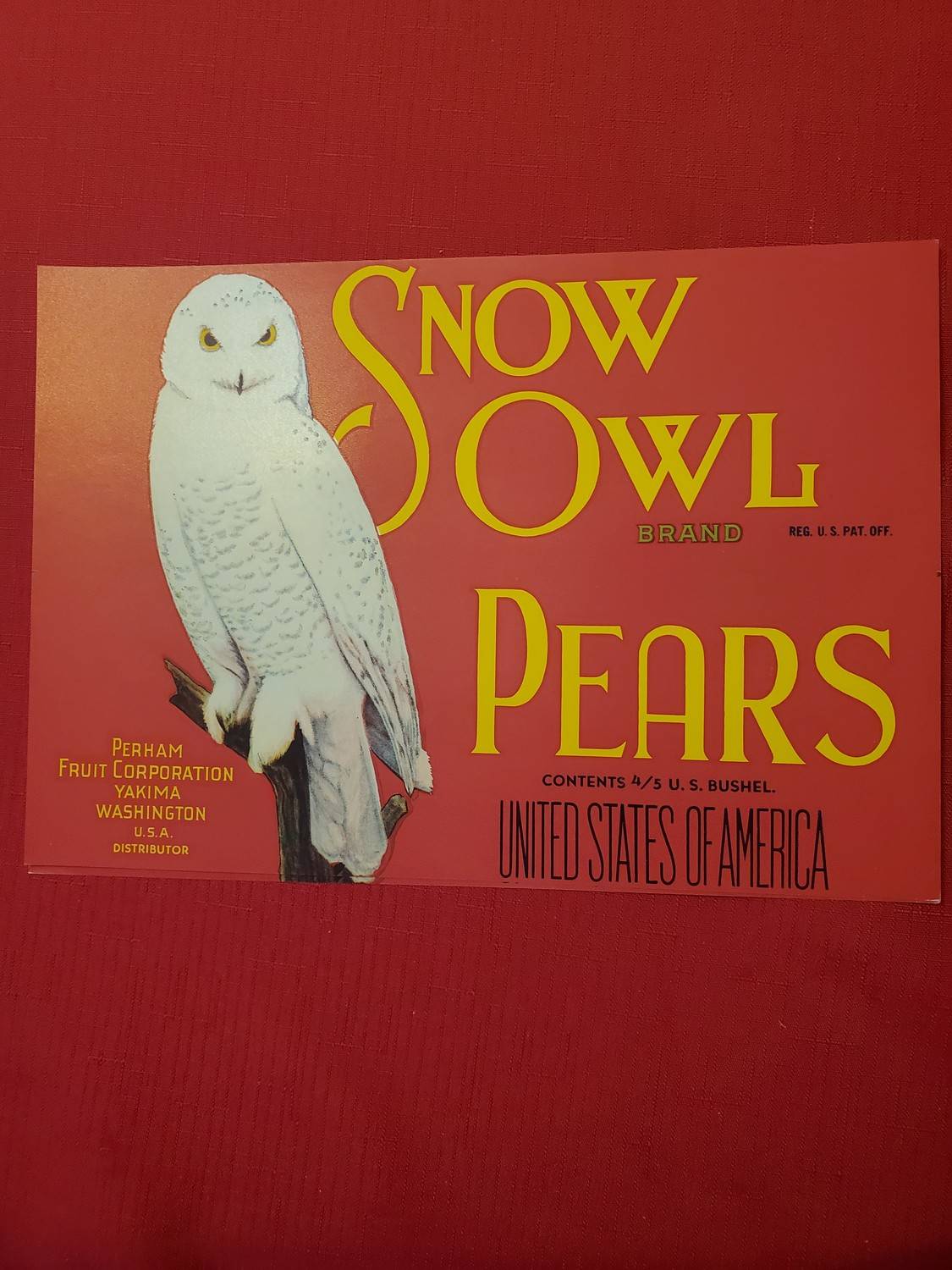 Snow Owl red Fruit Crate Label - Yakima Valley Labels